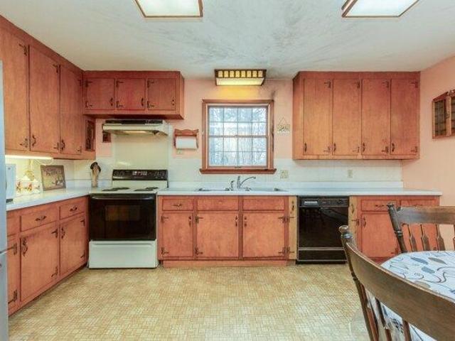 house with 3 bedroom, Bow NH DS102345729
