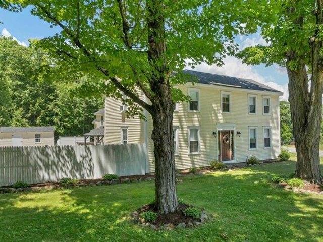 house with 3 bedroom, Bow NH ES104810599