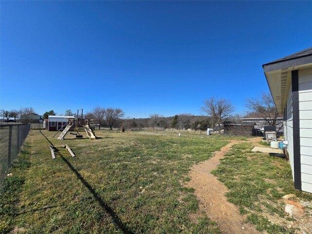house with 3 bedroom, Bowie TX DS89536540