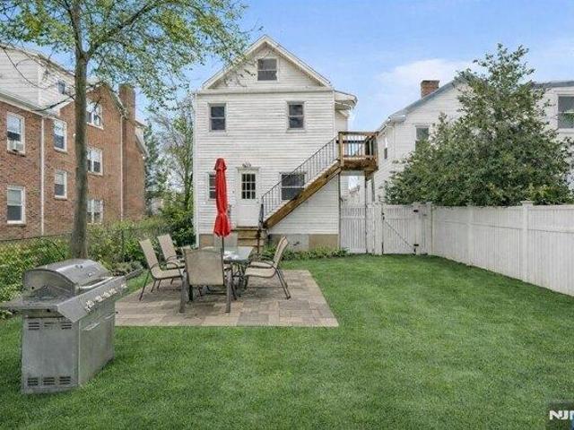 house with 3 bedroom, Bloomfield NJ DLS101856482