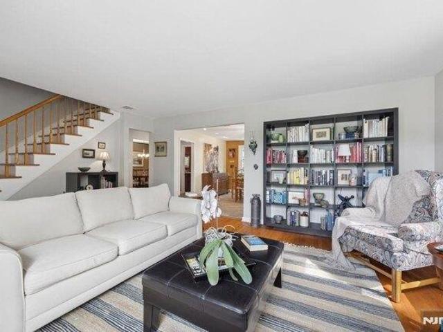 house with 3 bedroom, Bloomfield NJ DLS102254110