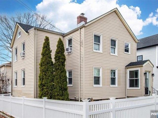 house with 3 bedroom, Bloomfield NJ DLS102258702