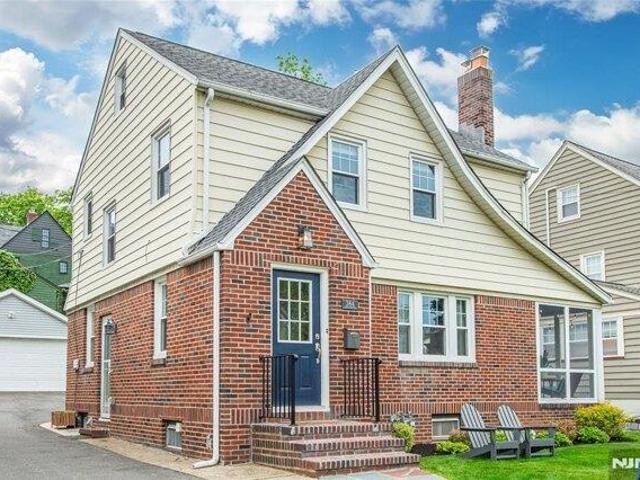 house with 3 bedroom, Bloomfield NJ DLS102281273
