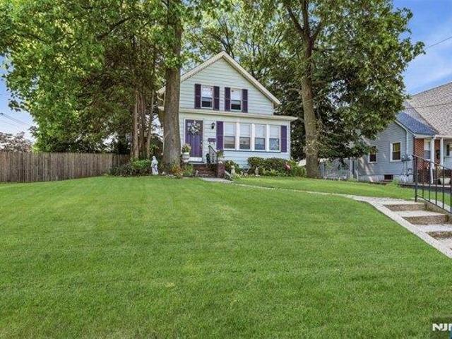 house with 3 bedroom, Bloomfield NJ ES104571340