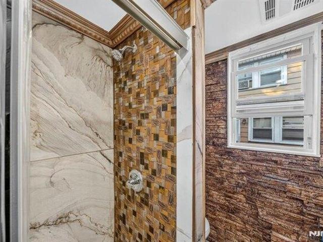 house with 3 bedroom, Bloomfield NJ ES105204709
