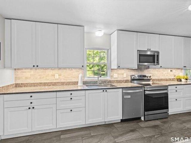 house with 3 bedroom, Bloomfield CT DS104264626