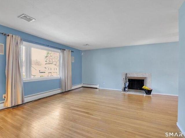 house with 3 bedroom, Bloomfield CT DS102708193