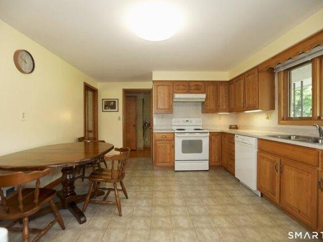 house with 3 bedroom, Bloomfield CT ES104298902