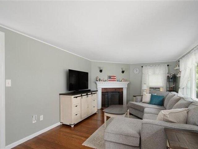 house with 3 bedroom, Blackstone MA ES105060662