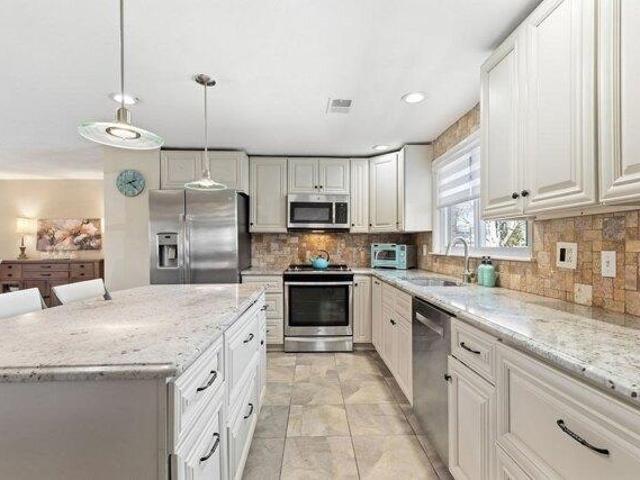house with 3 bedroom, Brockton MA DS102762561
