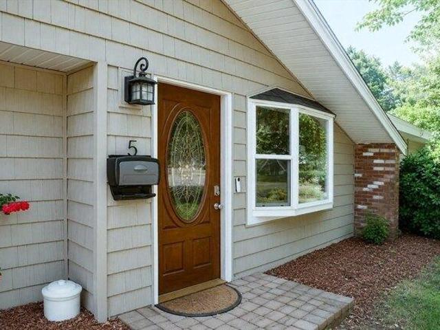 house with 3 bedroom, Brockton MA DS103662423
