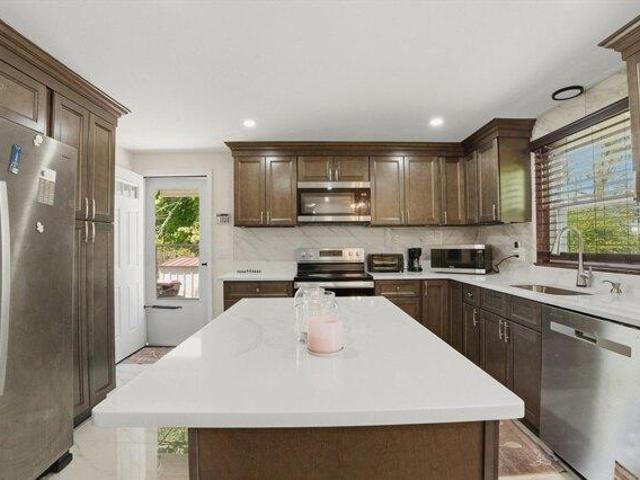 house with 3 bedroom, Brockton MA DS103850898