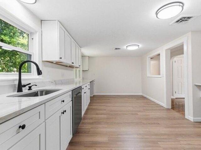 house with 3 bedroom, Brockton MA DS104296560