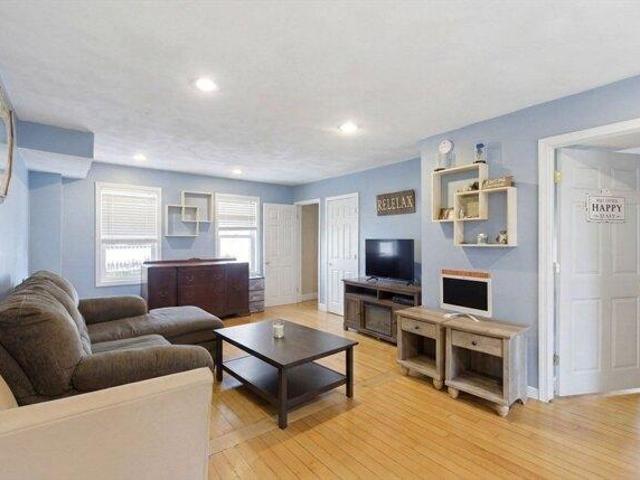 house with 3 bedroom, Brockton MA ES103097310