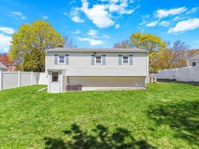 house with 3 bedroom, Brockton MA ES103184991