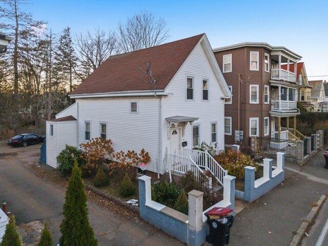 house with 3 bedroom, Brockton MA ES103190137