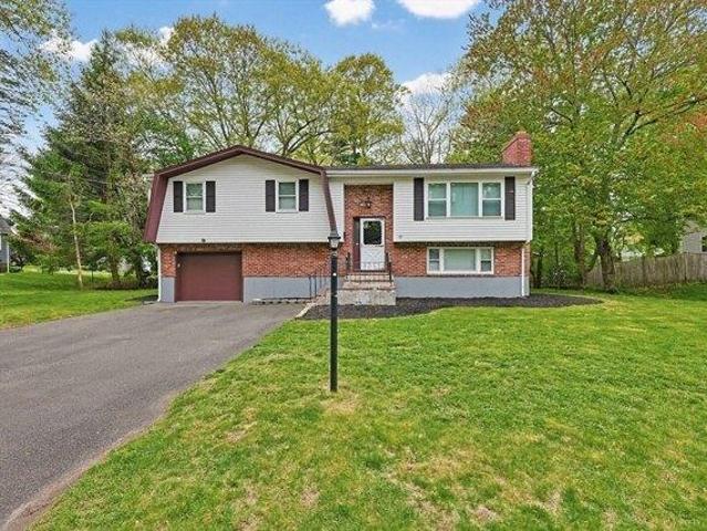 house with 3 bedroom, Brockton MA ES103125962