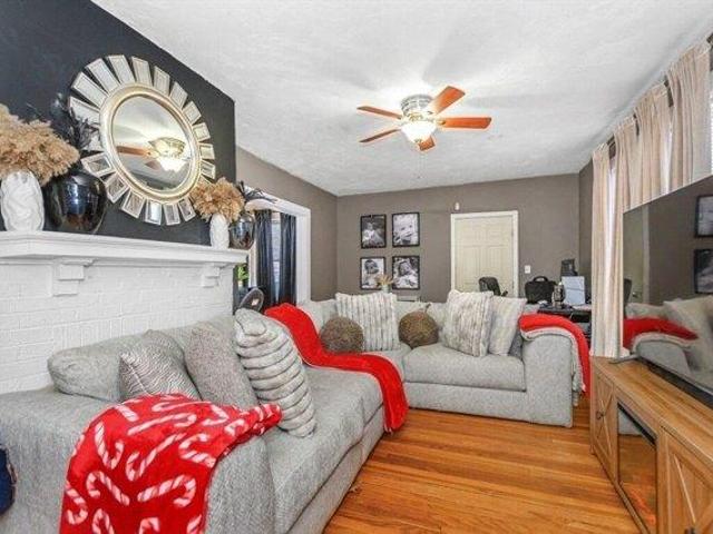 house with 3 bedroom, Brockton MA ES103127464