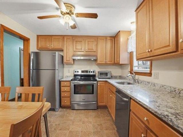 house with 3 bedroom, Brockton MA ES103128443