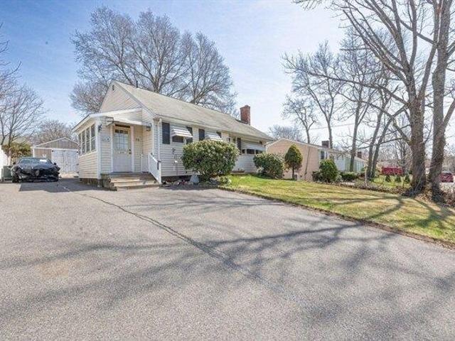 house with 3 bedroom, Brockton MA ES103250785