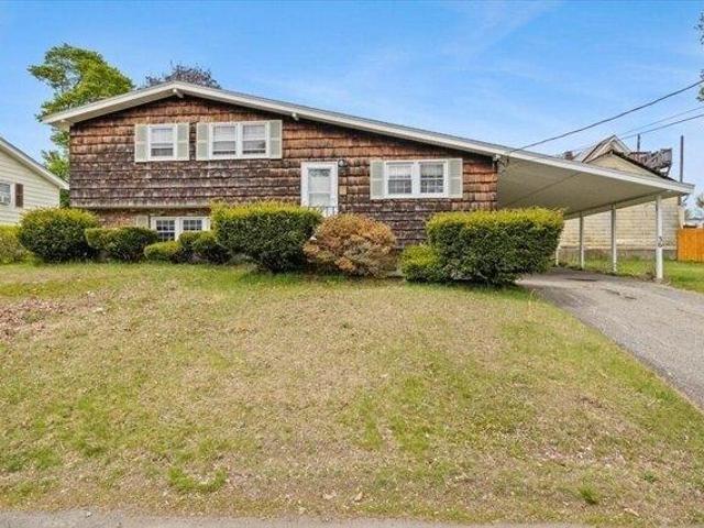 house with 3 bedroom, Brockton MA ES103220425