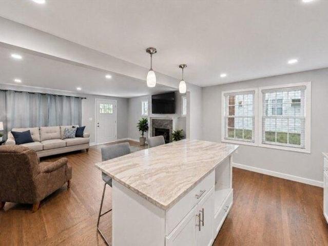house with 3 bedroom, Brockton MA ES103221661