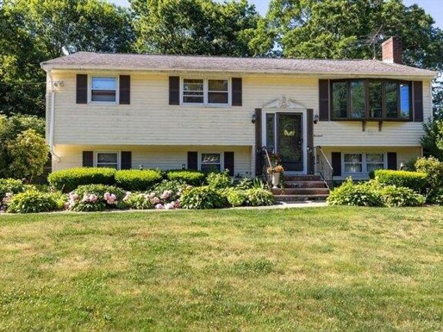 house with 3 bedroom, Brockton MA ES104078058