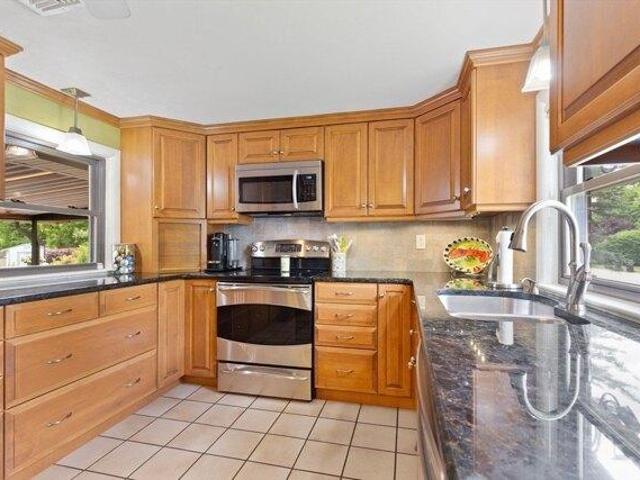 house with 3 bedroom, Brockton MA ES104009810