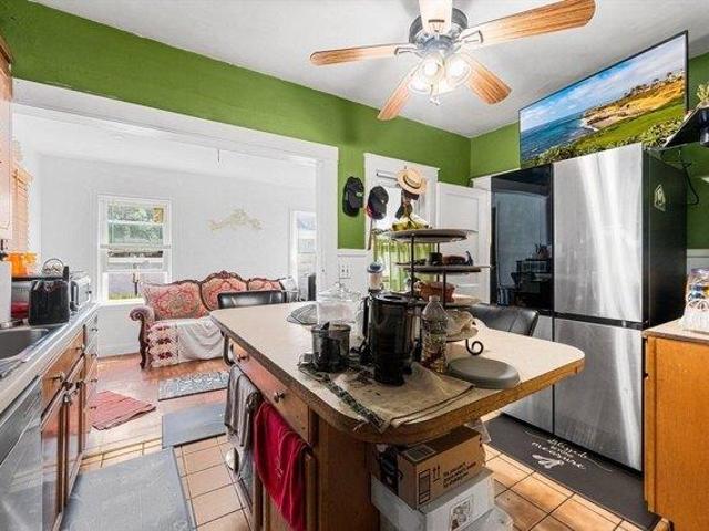 house with 3 bedroom, Brockton MA ES104115329