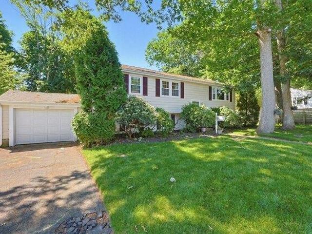 house with 3 bedroom, Brockton MA ES104265905