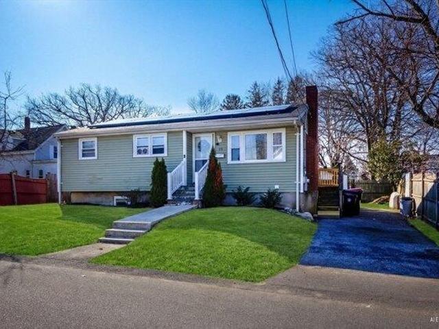 house with 3 bedroom, Brockton MA ES104788998