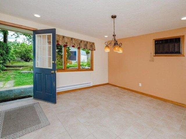 house with 3 bedroom, Brockton MA ES104790448
