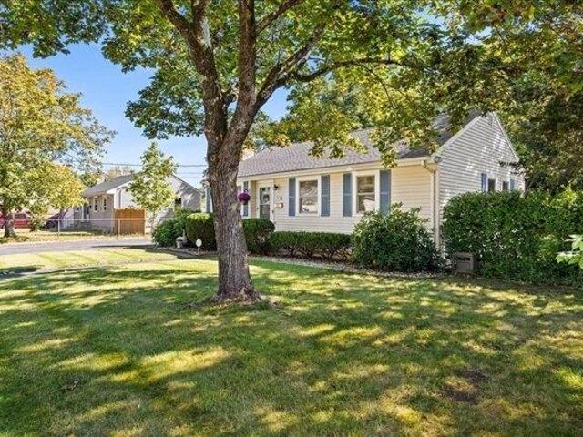 house with 3 bedroom, Brockton MA ES104790973