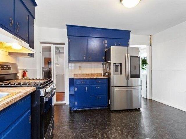 house with 3 bedroom, Brockton MA ES104791260