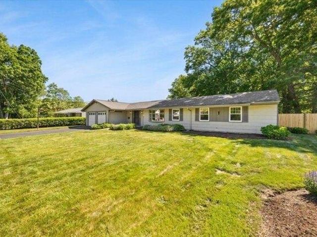 house with 3 bedroom, Brockton MA ES104849328