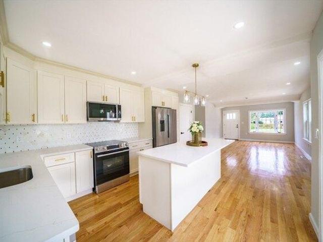 house with 3 bedroom, Brockton MA ES104870264