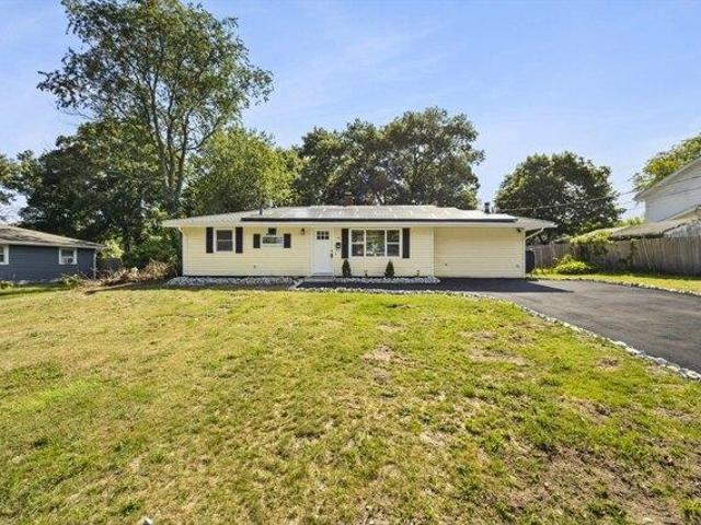 house with 3 bedroom, Brockton MA ES104809567