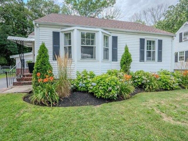 house with 3 bedroom, Brockton MA ES105059223