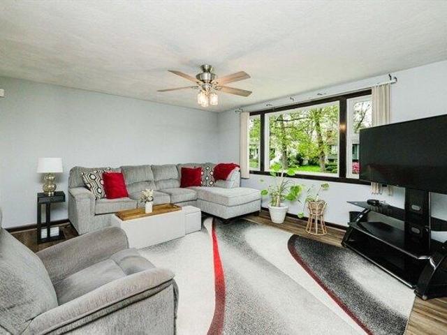 house with 3 bedroom, Brockton MA ES105059541