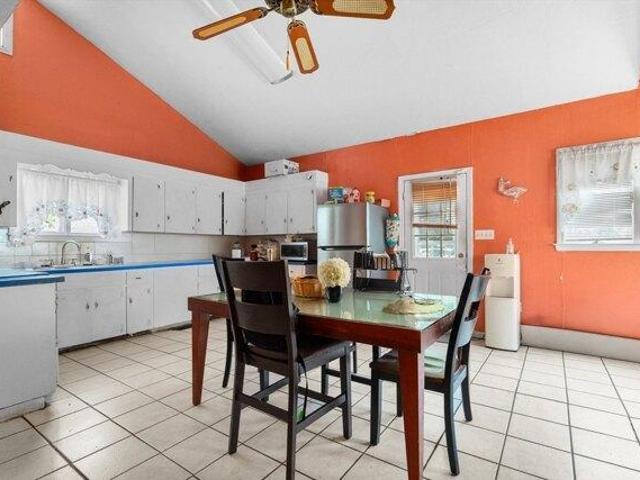 house with 3 bedroom, Brockton MA ES105059938