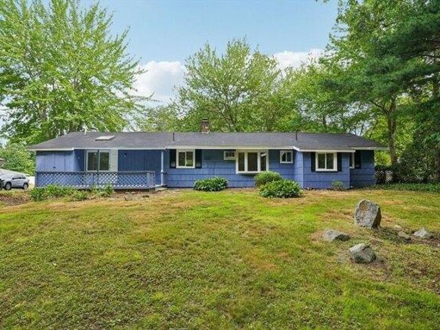house with 3 bedroom, Brockton MA ES105143563