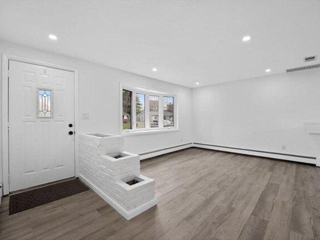 house with 3 bedroom, Brockton MA ES105143950