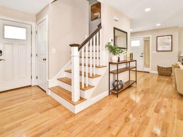 house with 3 bedroom, Brockton MA ES105155721