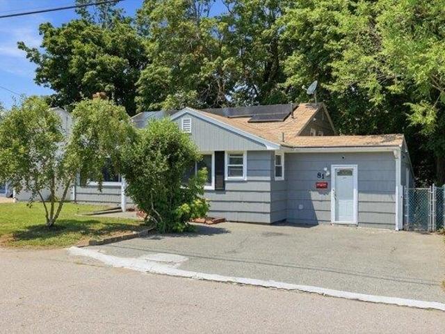 house with 3 bedroom, Brockton MA ES105107053