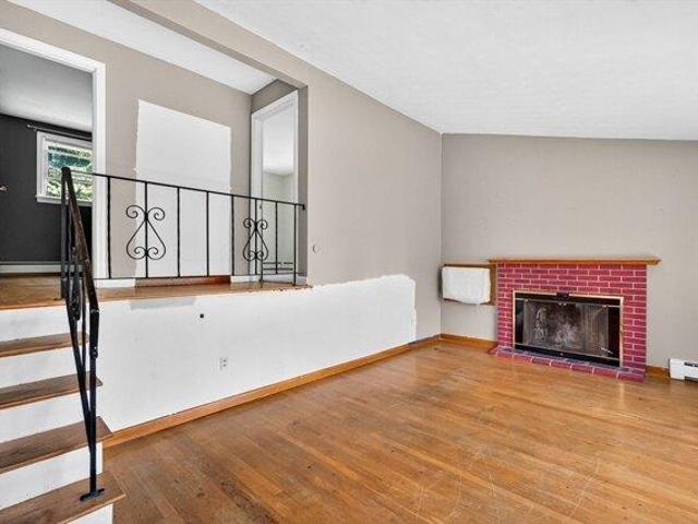 house with 3 bedroom, Brockton MA ES105107883