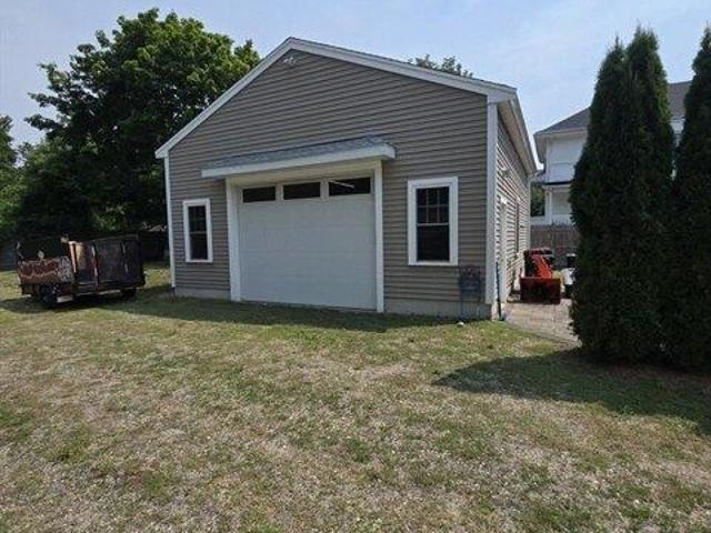 house with 3 bedroom, Brockton MA ES105229331