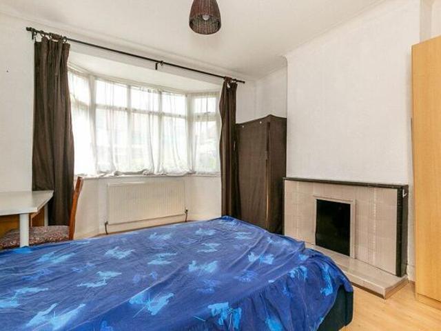 House With 3 Bedroom Bromley Greater London DS87662792