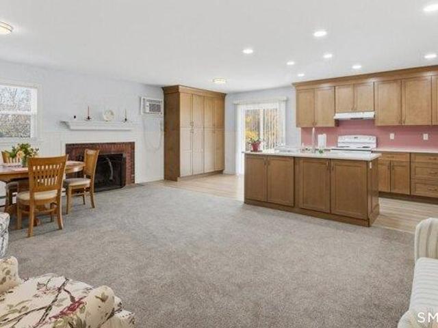 house with 3 bedroom, Brookfield CT ES104479768