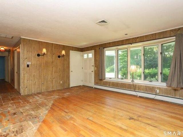 house with 3 bedroom, Brookfield CT ES105205450
