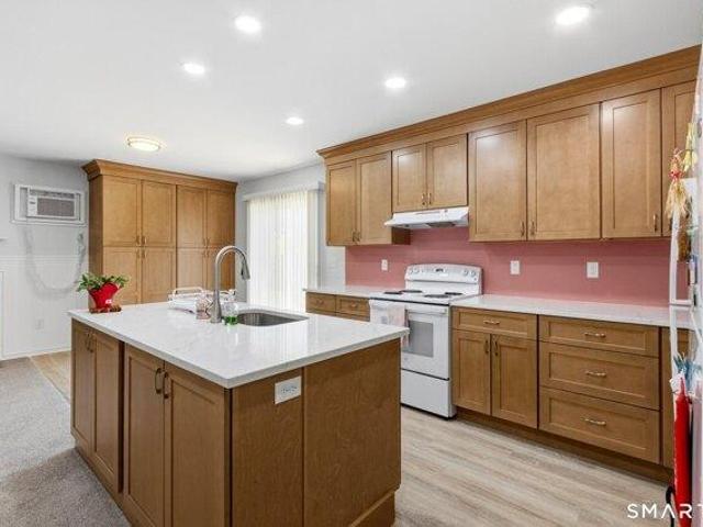 house with 3 bedroom, Brookfield CT ES105207815